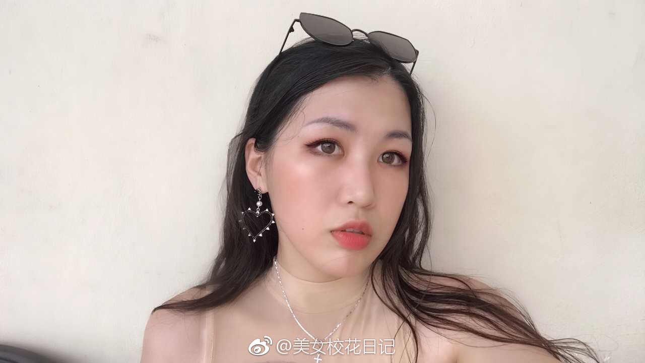 @STORYYA 签约了韩国公司的时尚女rapper 98年末 来自上海视觉艺术学|上海视觉艺术学院|签约|时尚_新浪新闻