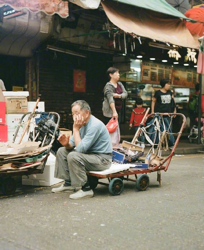 香港街头摄影，感受人间百态。ins:sunny_liu