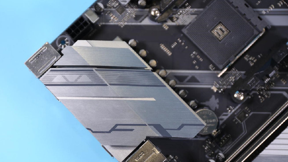 千元级少有的X570小板！七彩虹CVN X570M GAMING PRO V14评测|七彩虹|内存|超频_新浪新闻