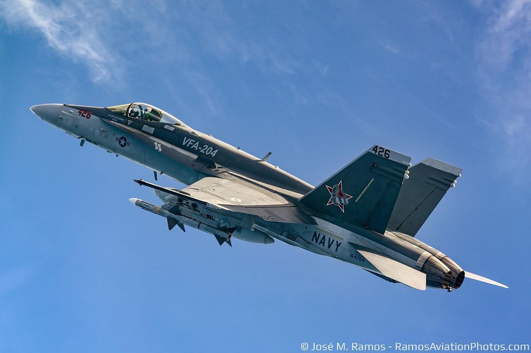 来自美国海军VFC-111、VFC-13的F-5N、VFA-204和VFC-12的F/A-18C/D在