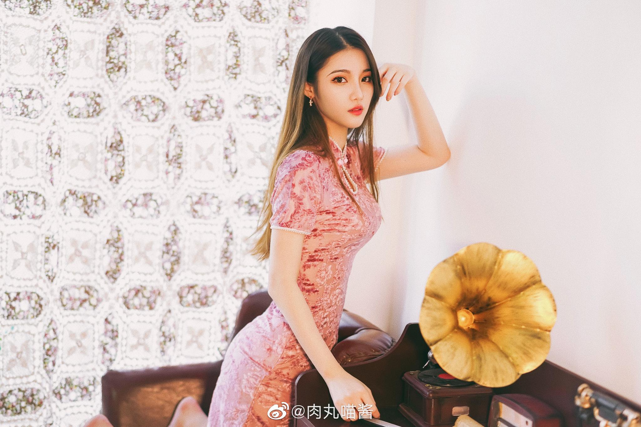 肉丸喵酱3组写真集 ——plmm如何变得更|肉丸|写真集|硬糖_新浪新闻