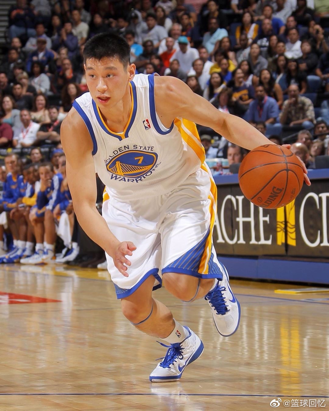 林书豪9年NBA生涯一共效力过8支球队，场均拿到11.6分2.8篮板4|林书豪|篮板|生涯_新浪新闻