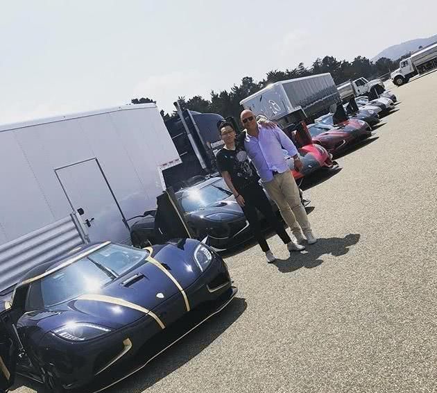 柯尼塞格造了台凤凰，买家是华裔，此前已拥有24K金Agera！-新浪汽车