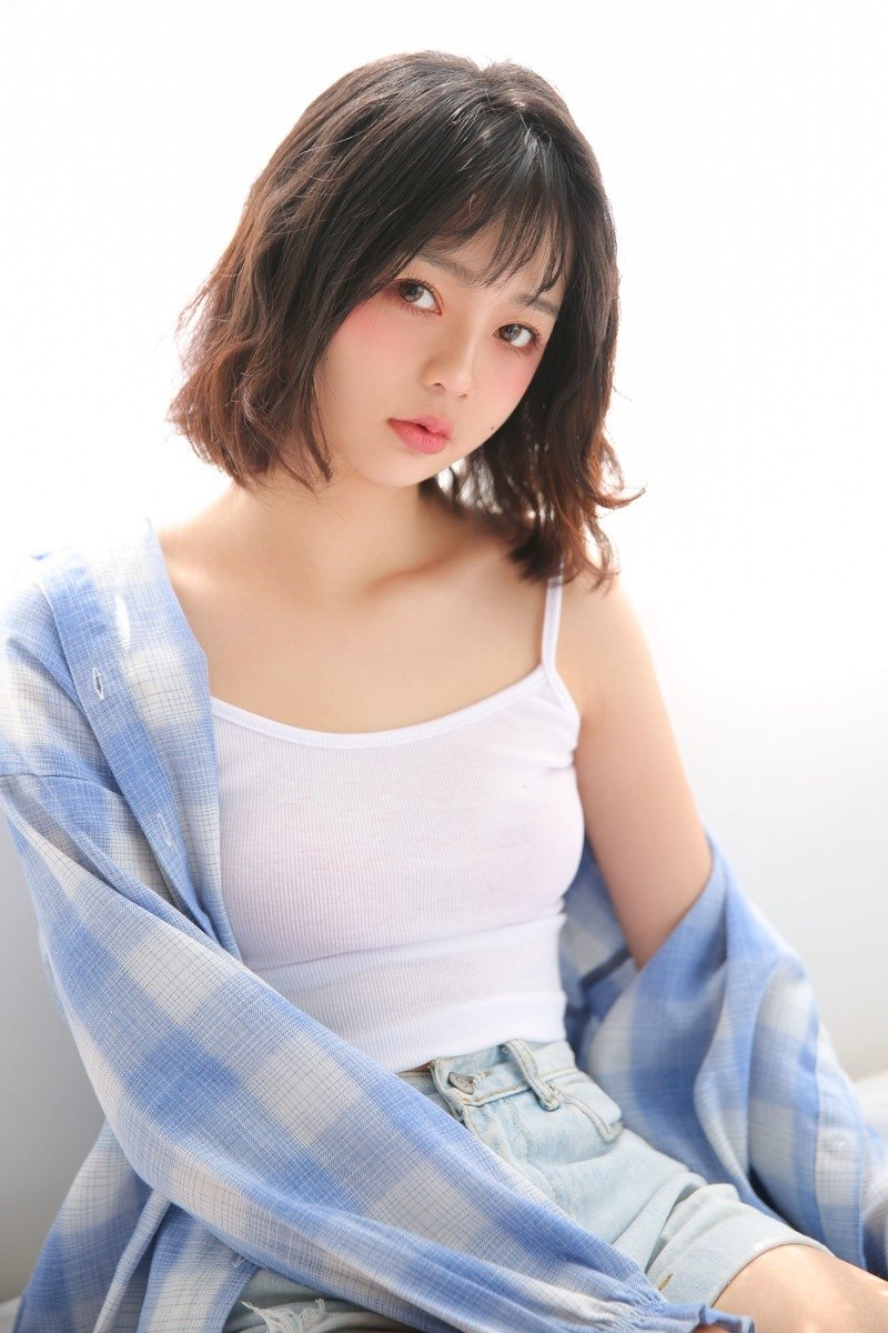 森系短发气质美女香肩玉足唯美小清新写真集 新浪新闻