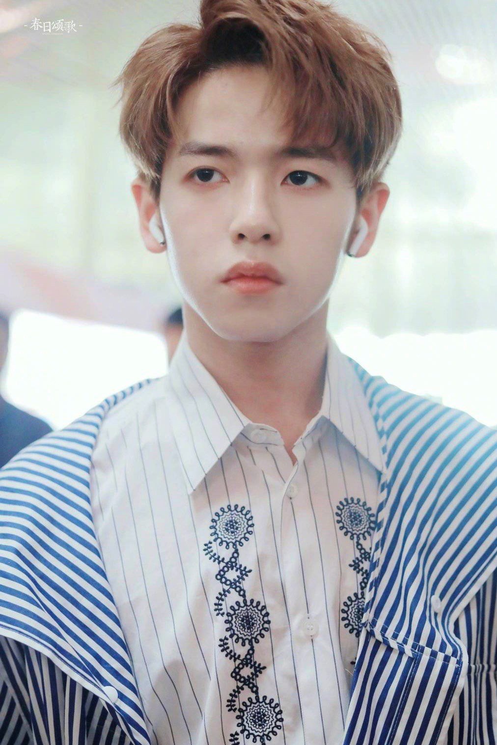 Bomba，一起蹦吧～UNINE组合的首张EP