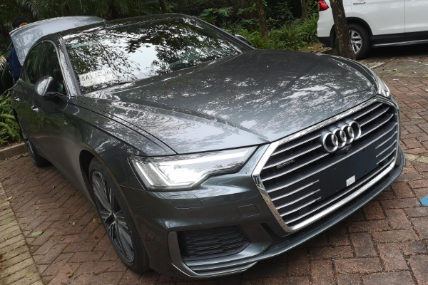 偶遇灰色2019款奥迪A6L！比凯迪拉克CT6大气 配2.0T或41.78万起-新浪汽车