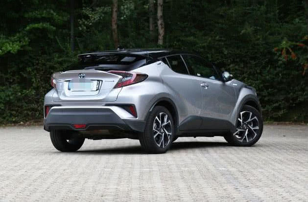 丰田新款suv车型，外观酷似CH-R，5.6L油耗不足15万-新浪汽车