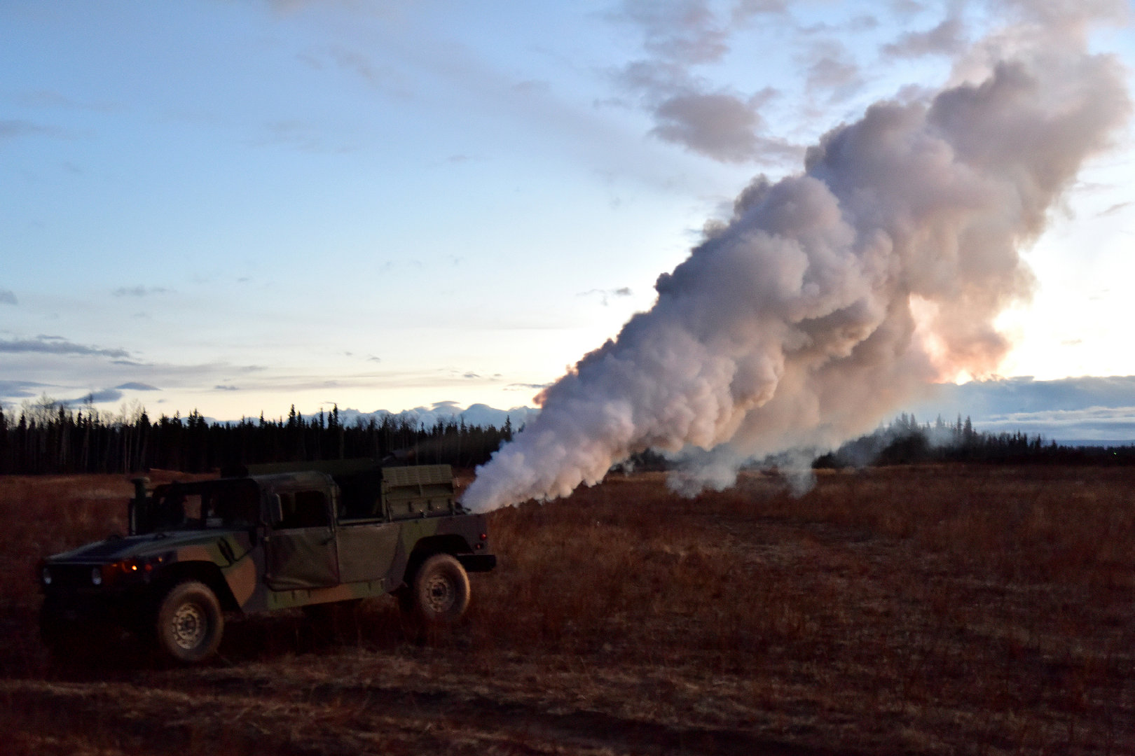 尾气超标的悍马