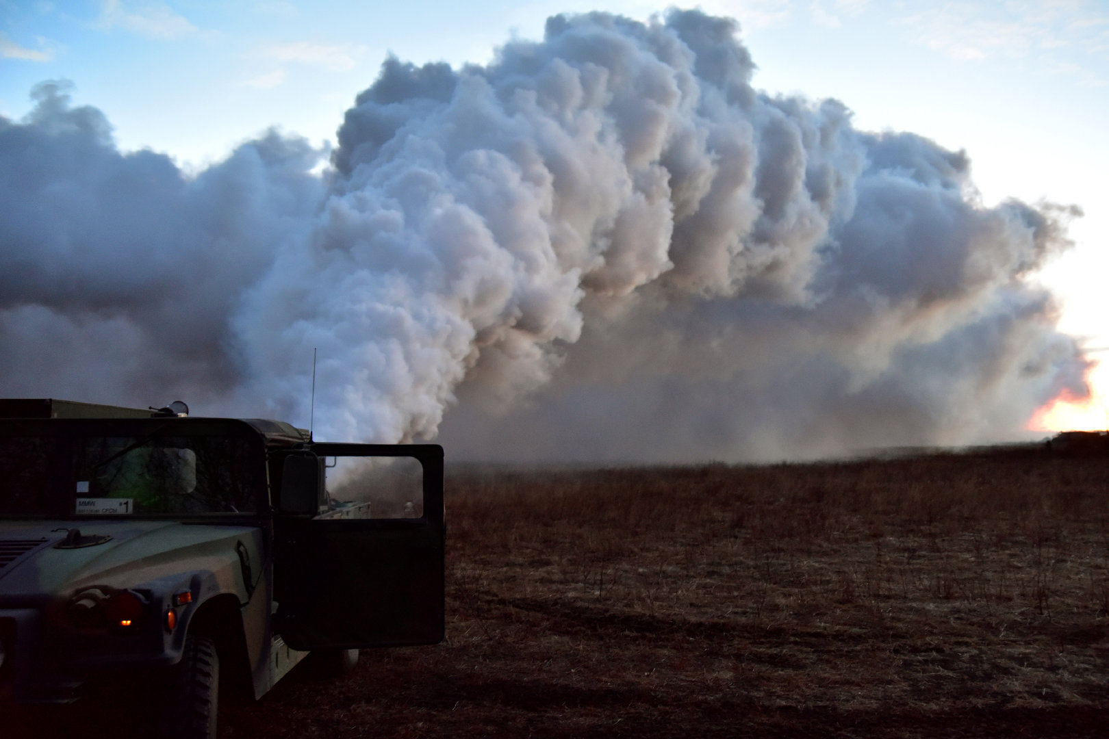 尾气超标的悍马