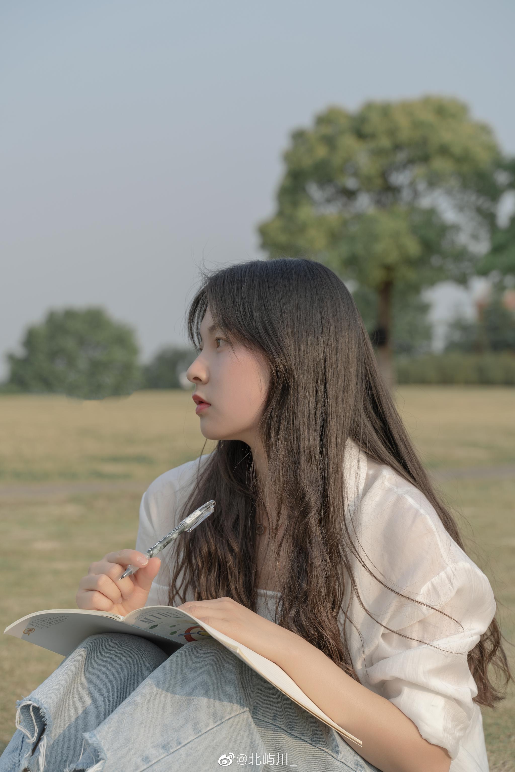 想活在云里雾里光影里/唯独不想活在现世里@杨欢_yhyh /转发过1|杨欢|现世|相机_新浪新闻