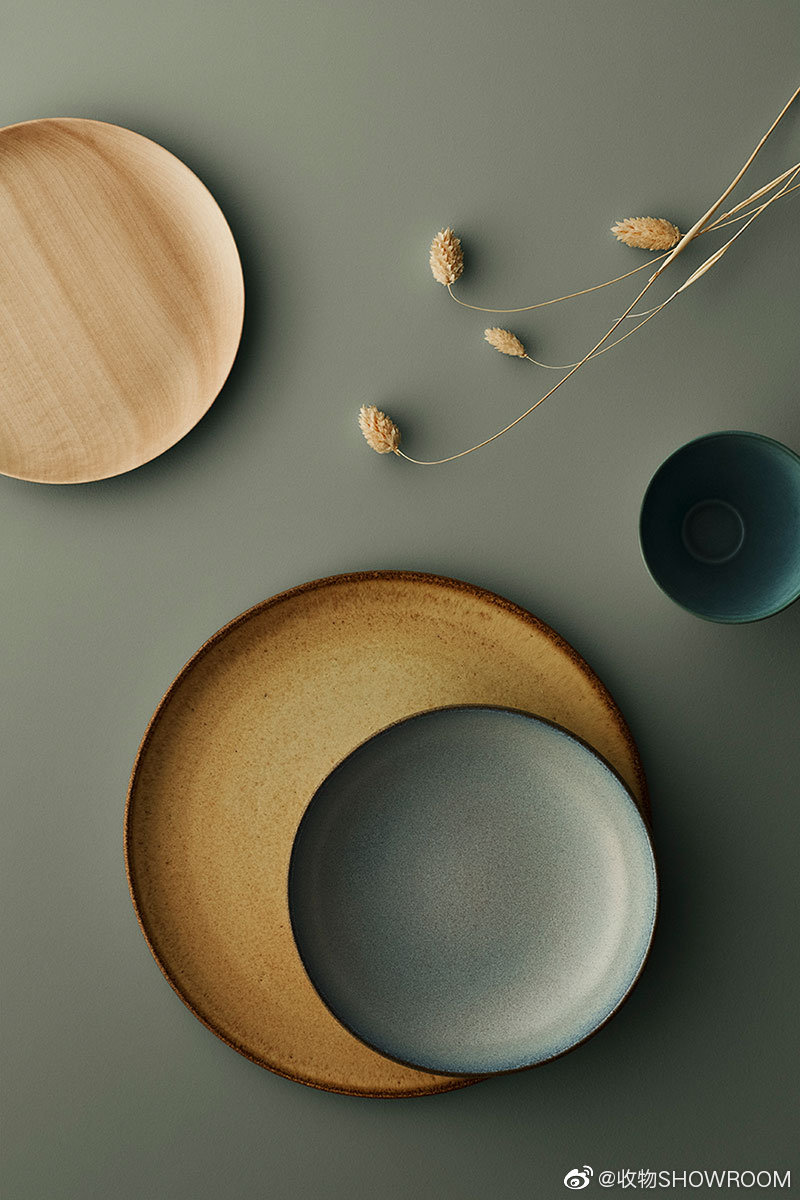 秋冬的最新家装流行色竟然是绿色系低饱和度的绿色 沉稳又高级 想试|绿色系|流行色|饱和度_新浪新闻