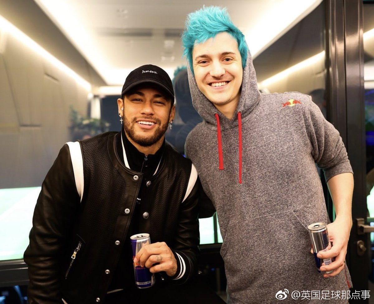 著名游戏主播Ninja（Tyler Blevins）昨晚在现场和内马尔一起观看了巴