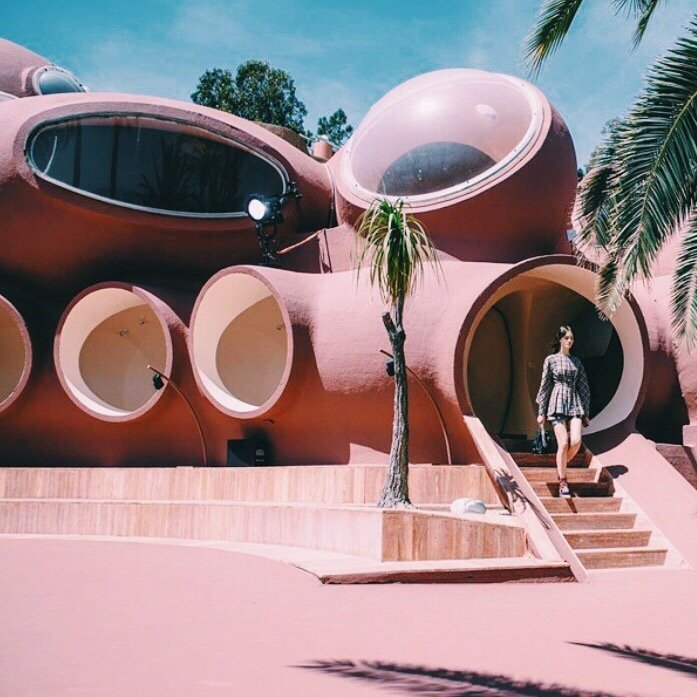The Bubble Palace，位于法国戛纳南部海天峭壁间的“泡泡皇宫”