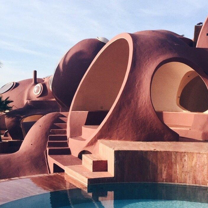 The Bubble Palace，位于法国戛纳南部海天峭壁间的“泡泡皇宫”