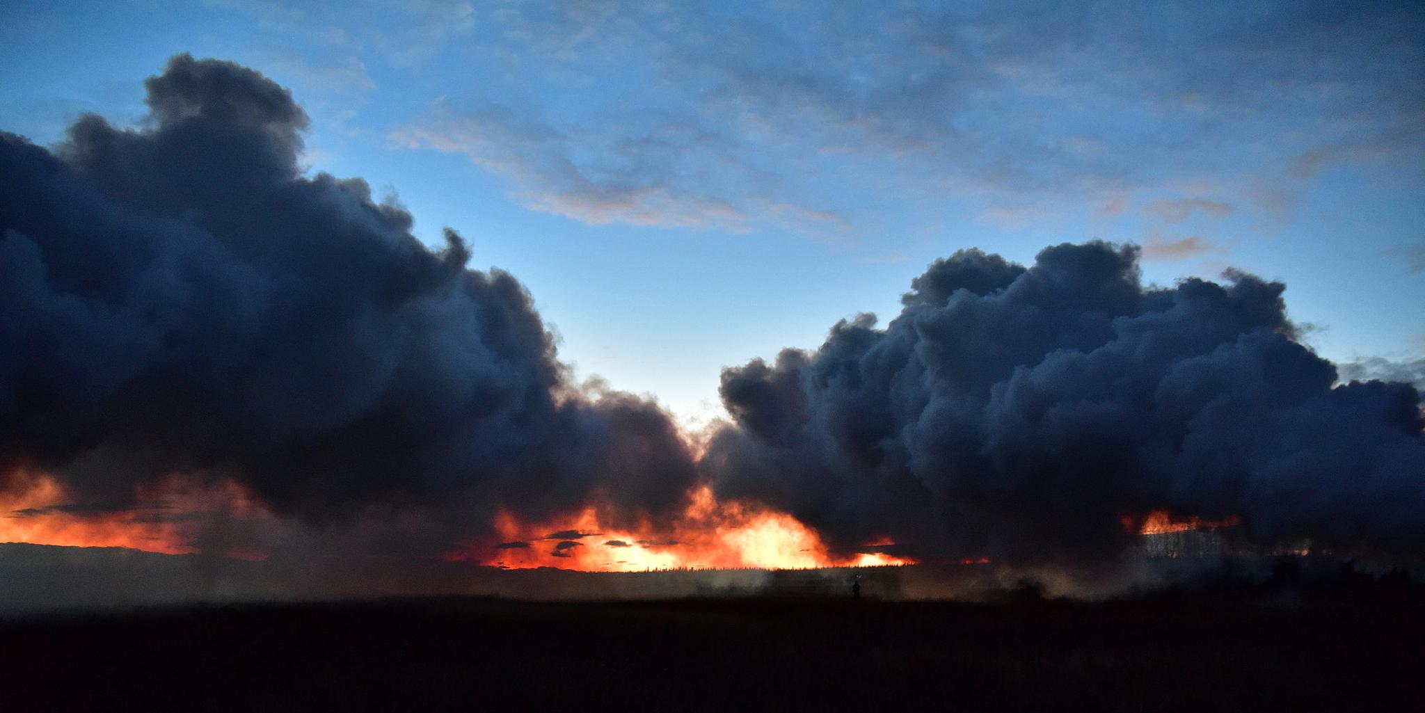 尾气超标的悍马|烟幕|烟雾|石墨粉|悍马|波长_新浪新闻