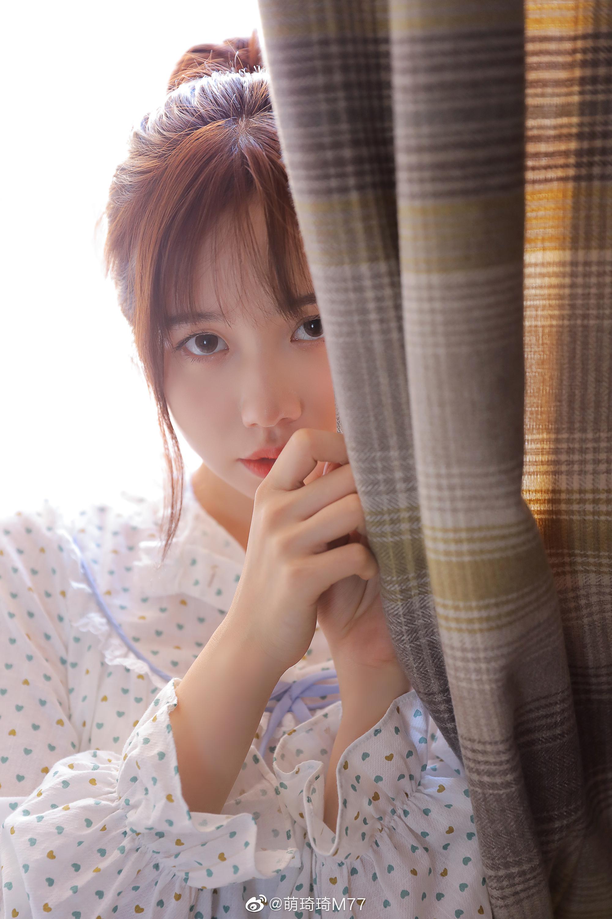 秋日温柔，人间理想。出镜：@枝里枝里 by@萌琦琦M77