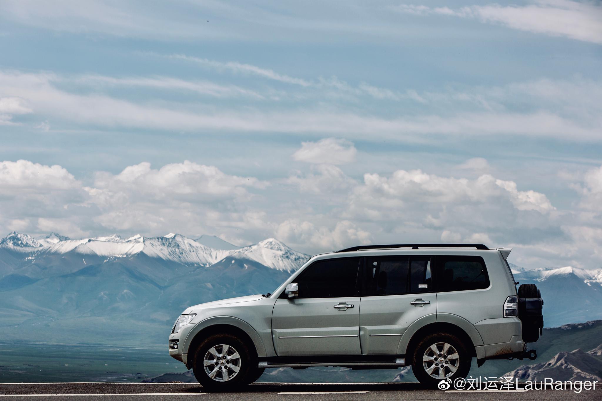 独库公路北起独山子G217线，南至库车G217线，全长561公里