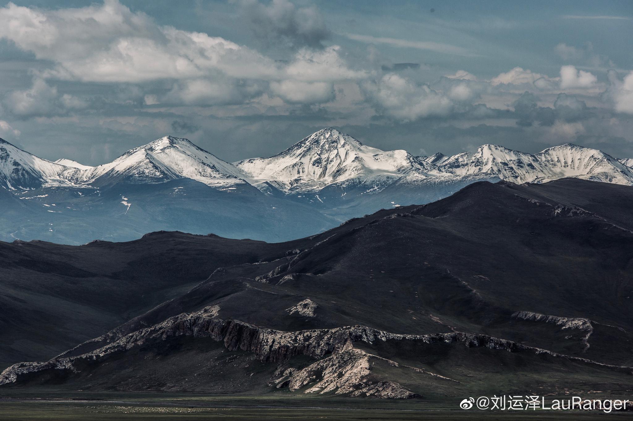 独库公路北起独山子G217线，南至库车G217线，全长561公里