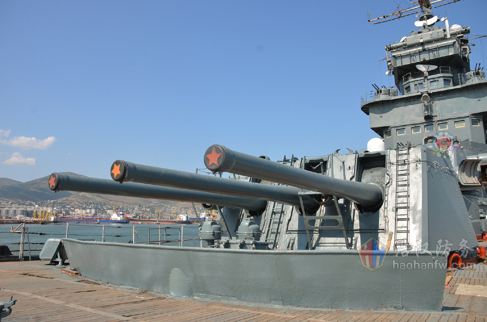 两年前本猫探访过黑海之滨新罗西斯克的“斯维尔德洛夫”级轻型巡洋舰|新罗西斯克|巡洋舰|炮塔_新浪新闻