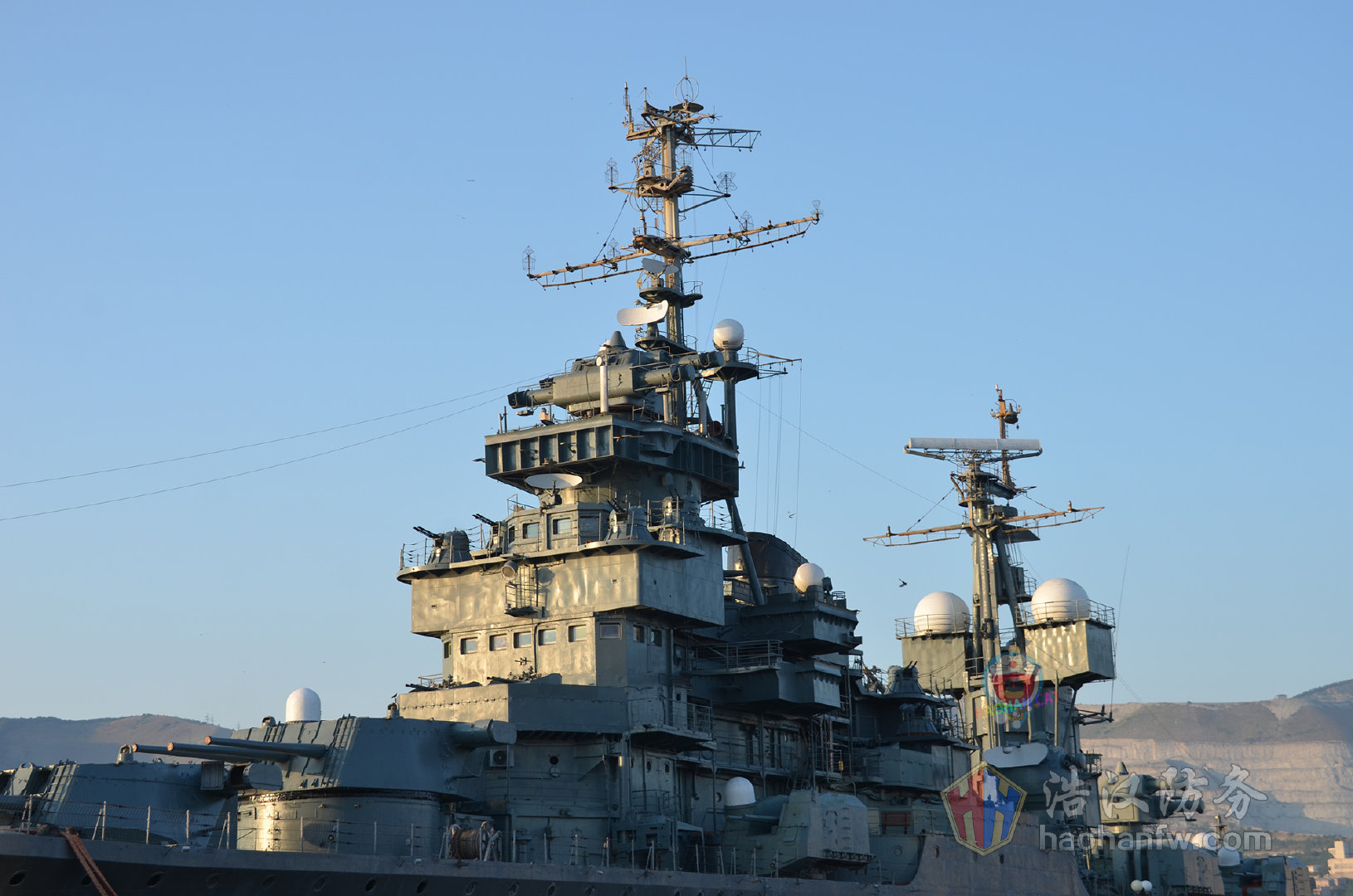 两年前本猫探访过黑海之滨新罗西斯克的“斯维尔德洛夫”级轻型巡洋舰|新罗西斯克|巡洋舰|炮塔_新浪新闻