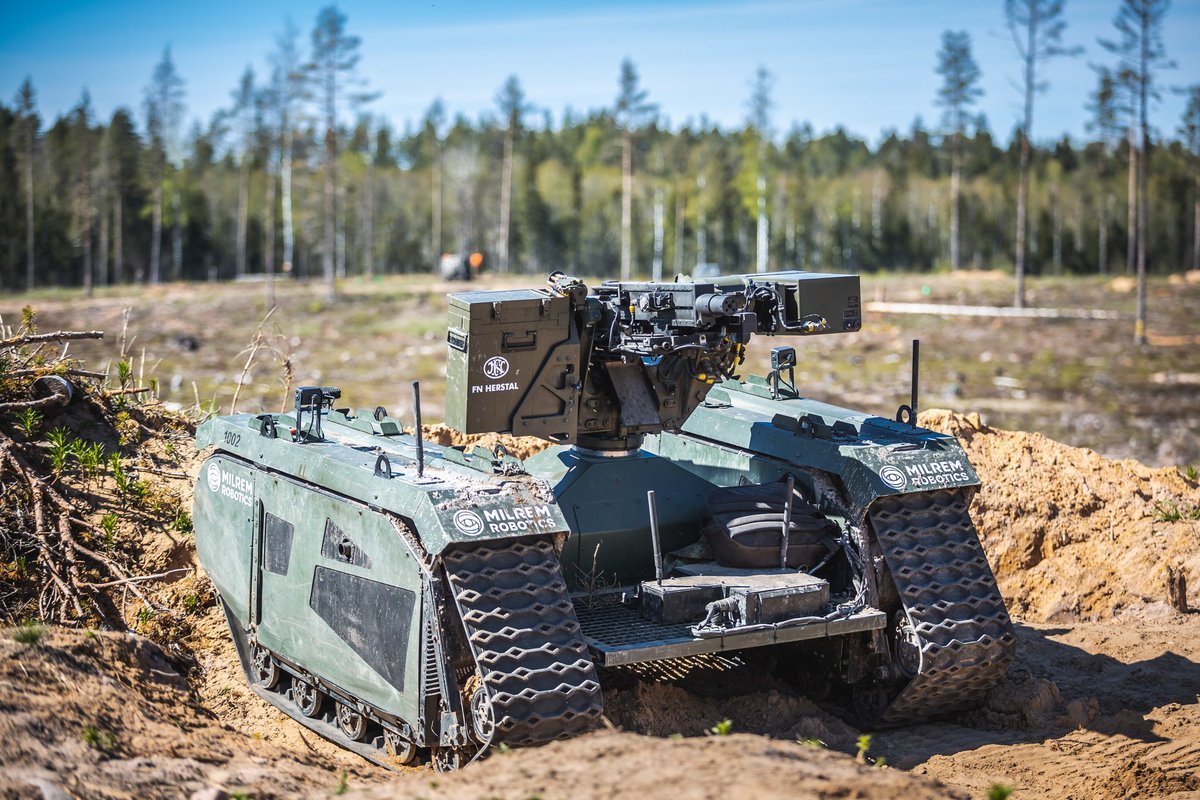 爱沙尼亚陆军在演习中使用安装了FN Herstal公司Defender遥控武器站的|爱沙尼亚|载荷|模块化_新浪新闻