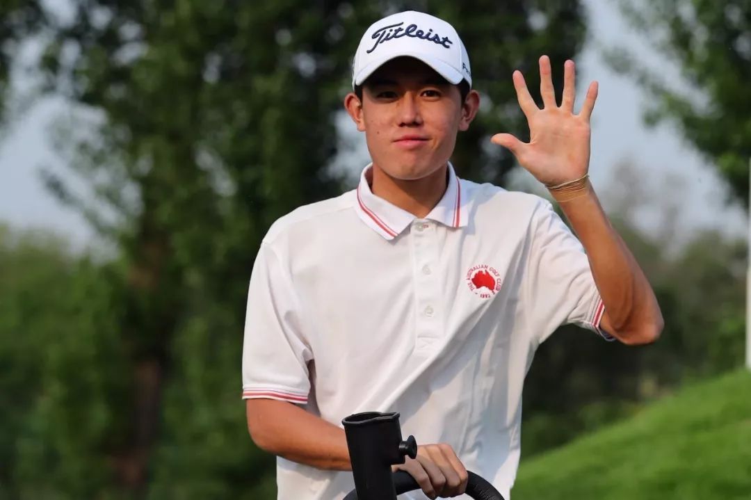 北京锦标赛华裔澳大利亚球员袁可威领跑，21岁中国小将徐国振并列第五|瑞安|徐国振|锦标赛_新浪新闻