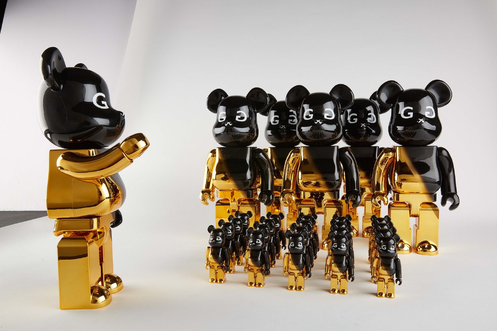 国内男装品牌GXG携手BE@RBRICK 打造全新联名限量公仔