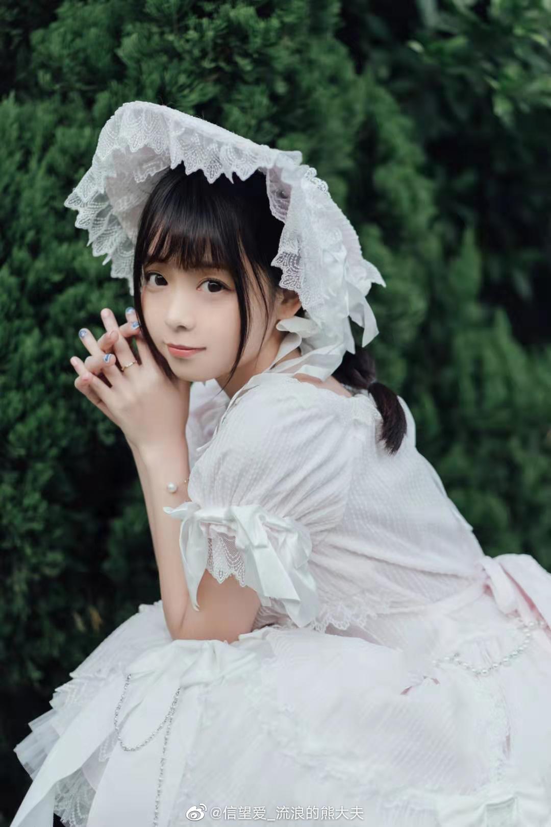 一切繁杂与突兀