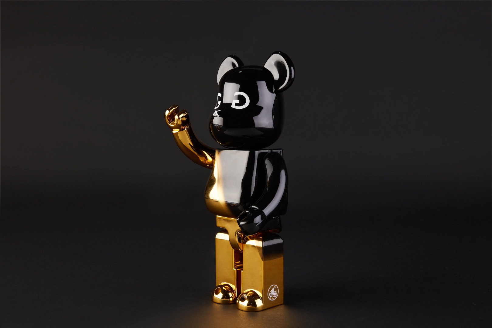 国内男装品牌GXG携手BE@RBRICK 打造全新联名限量公仔|公仔|男装|文化者_新浪新闻