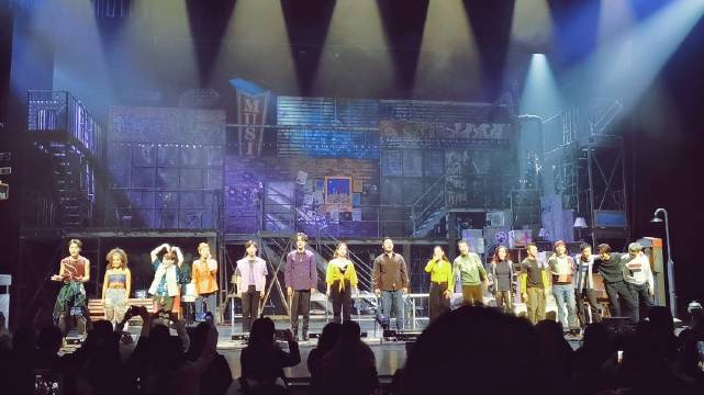 还是原版更耐听《seasons of love》|原版|中文版_新浪新闻