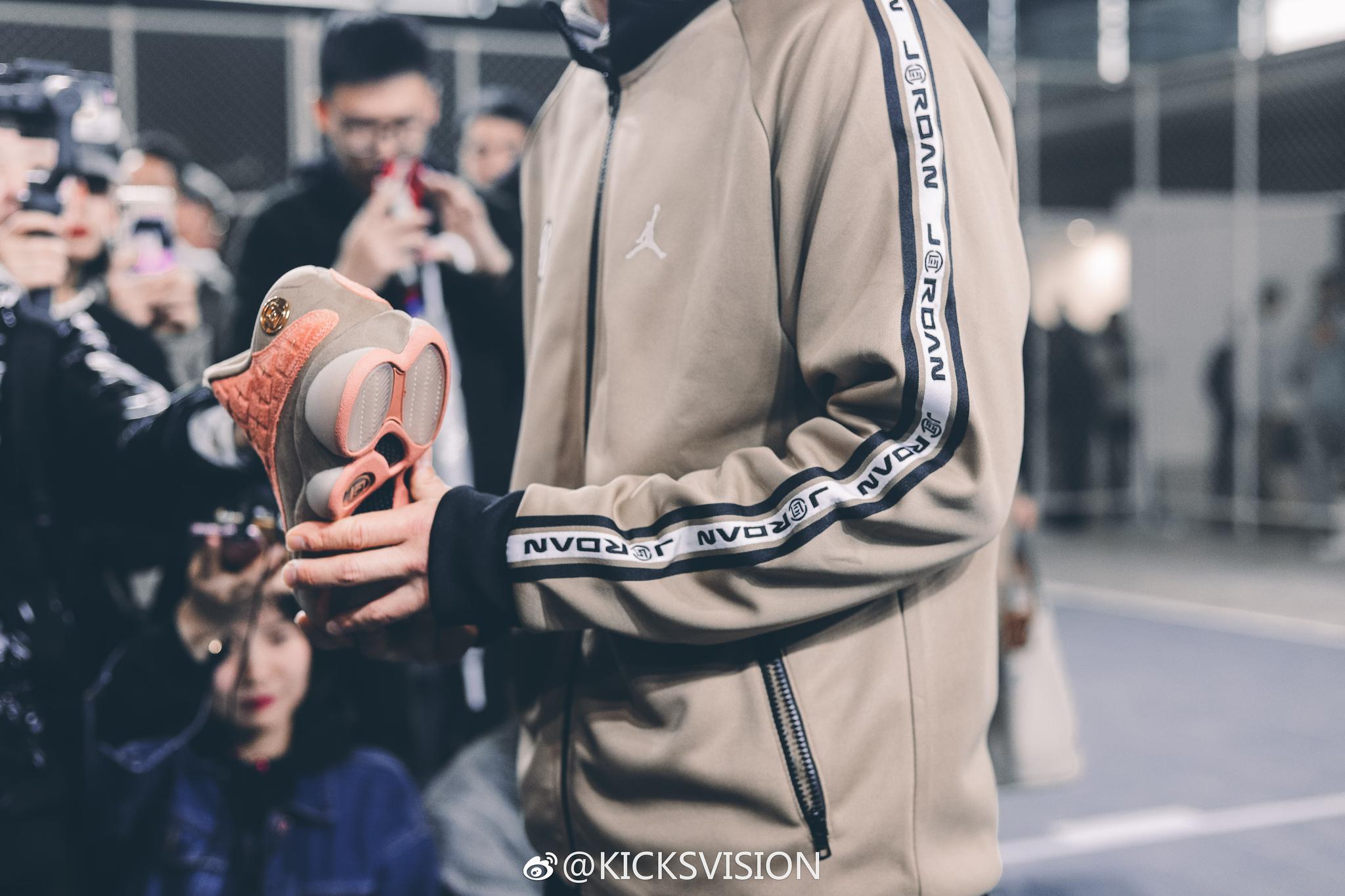 今天@edc陳冠希 在@INNERSECT 现场身着全套 CLOT x Jordan 联名服饰|CLOT|陳冠希|全套_新浪新闻