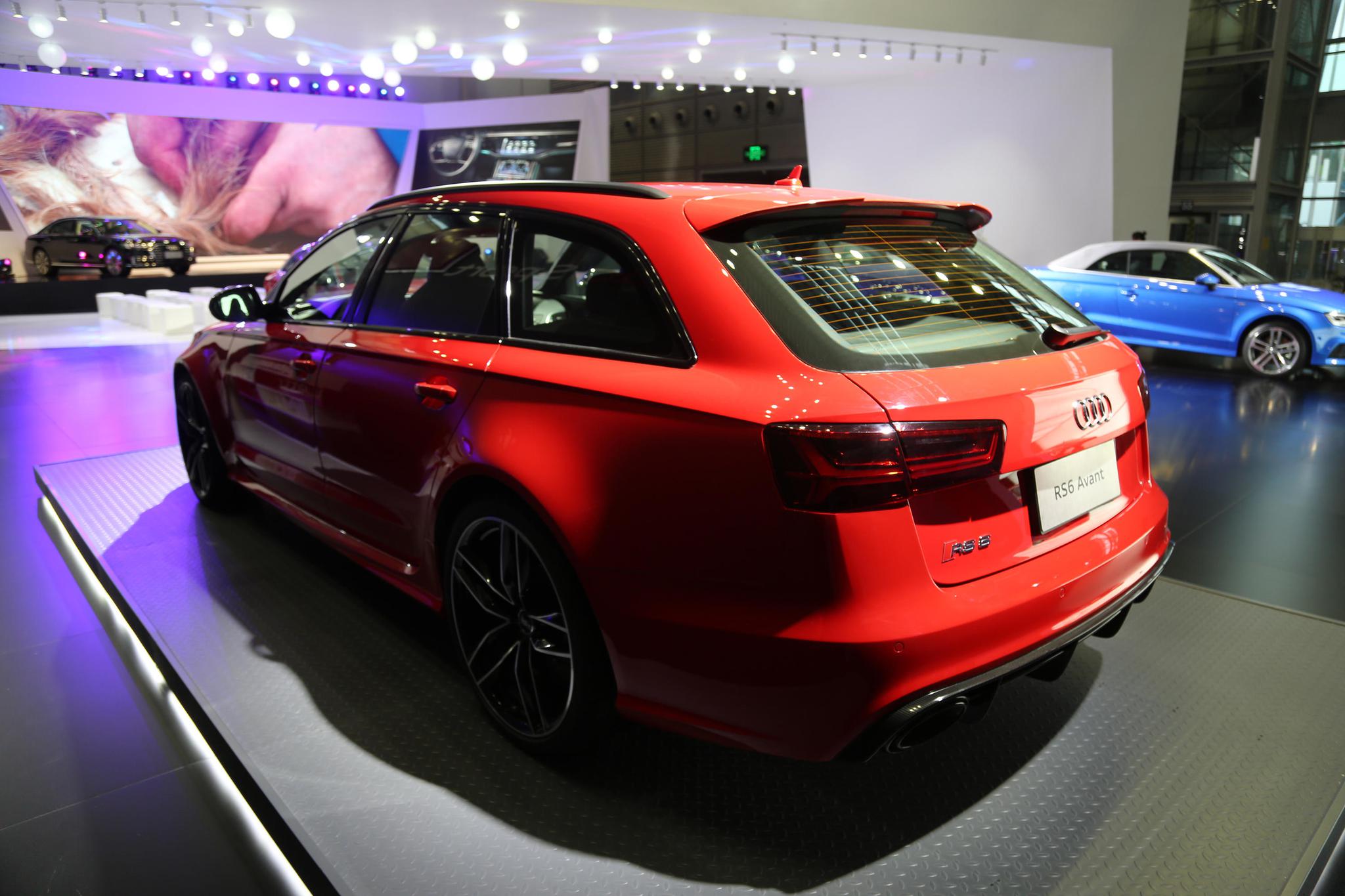 肌肉感十足，奥迪RS6 Avant实拍，最高时速250公里！