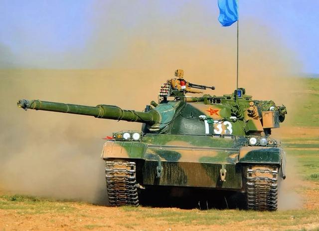 官泄！宣传片曝光中国“第四代坦克”，双人车组、无人炮塔|信息化|主战坦克|坦克_新浪新闻