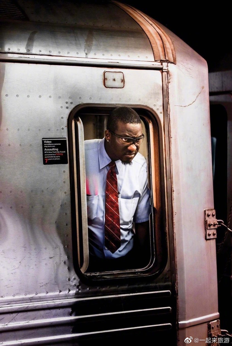 纽约地铁站的众生百态🚇ins:colin_ridgway