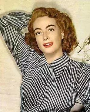 她结过5次婚，是贝蒂的宿敌，被称为是个披着美貌外衣的女疯子