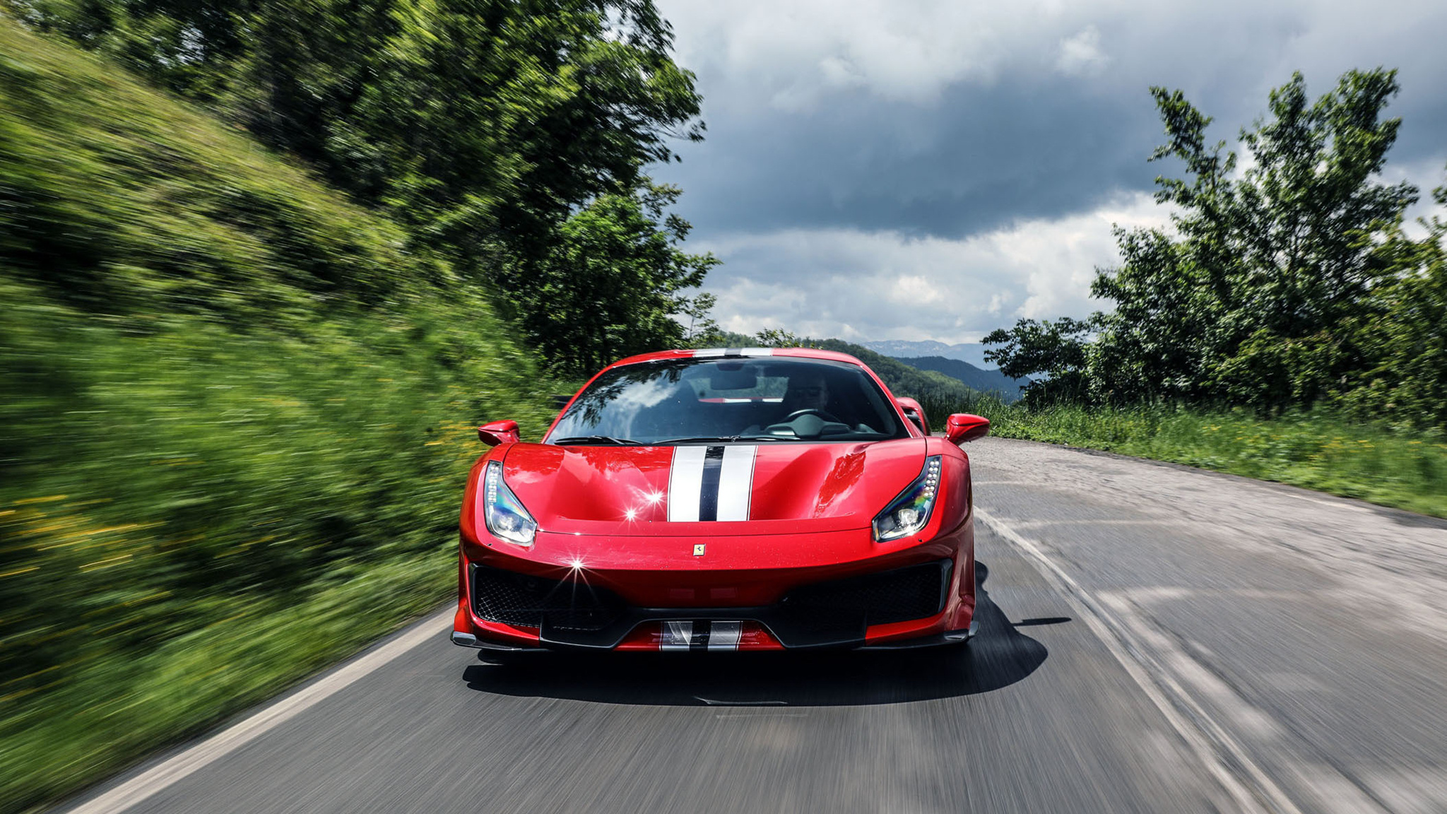 Ferrari 488 Pista-新浪汽车