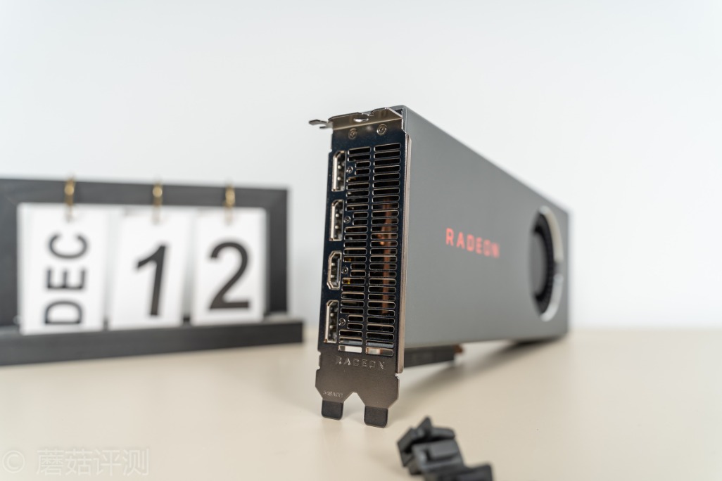 甜品级显卡市场的搅局者！华硕 Radeon RX5700 公版显卡 评测__财经头条