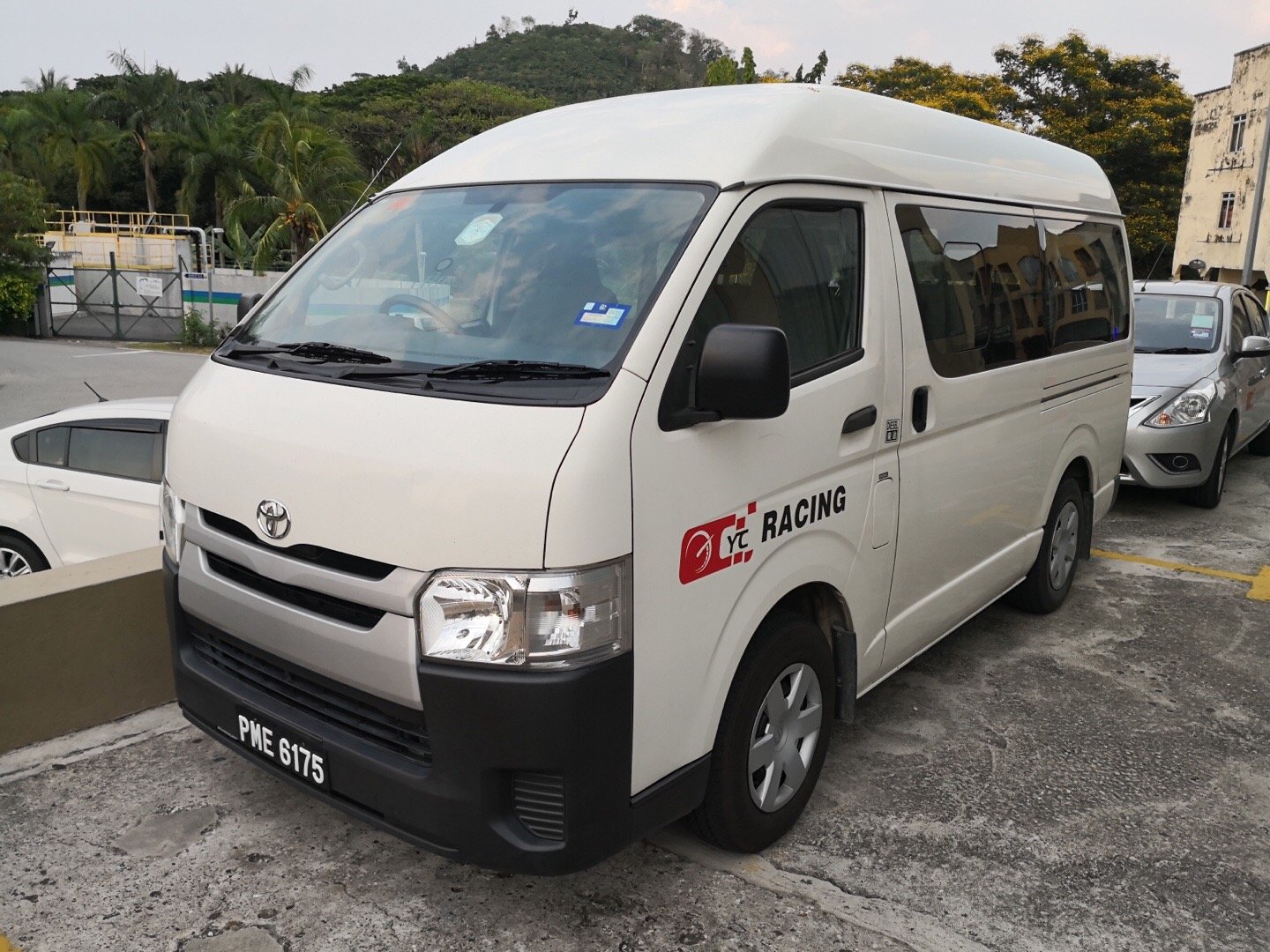 开启China GT 2019赛季，嗨…YC Racing Team以及伙伴们明天见。