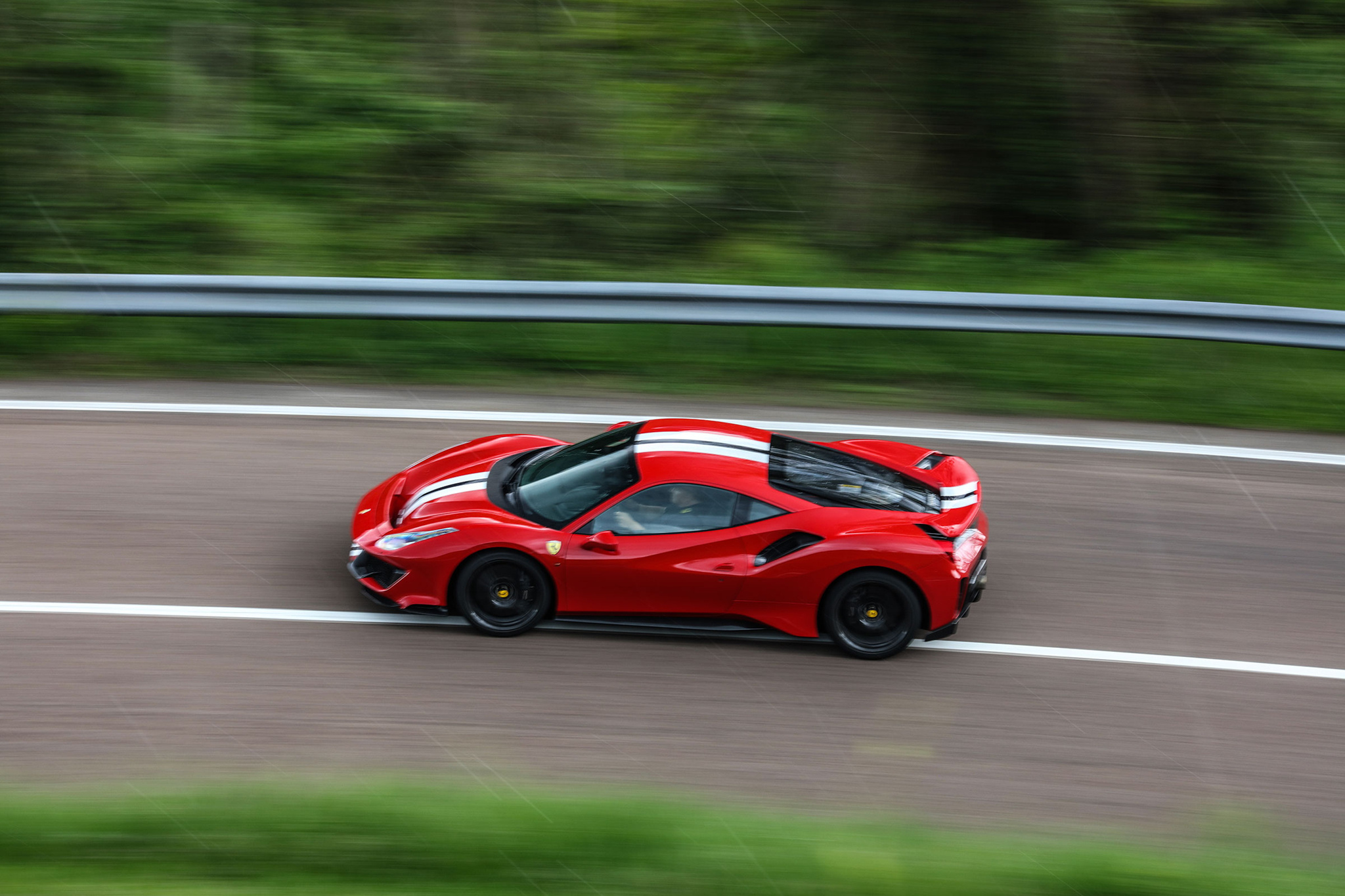 Ferrari 488 Pista-新浪汽车