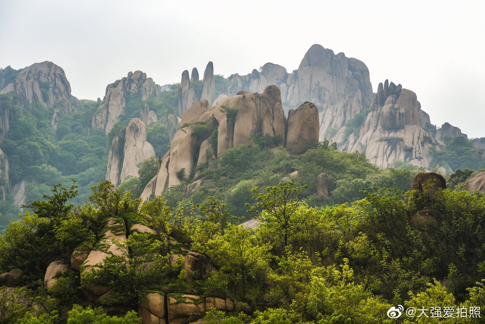 远看石头大，近看大石头