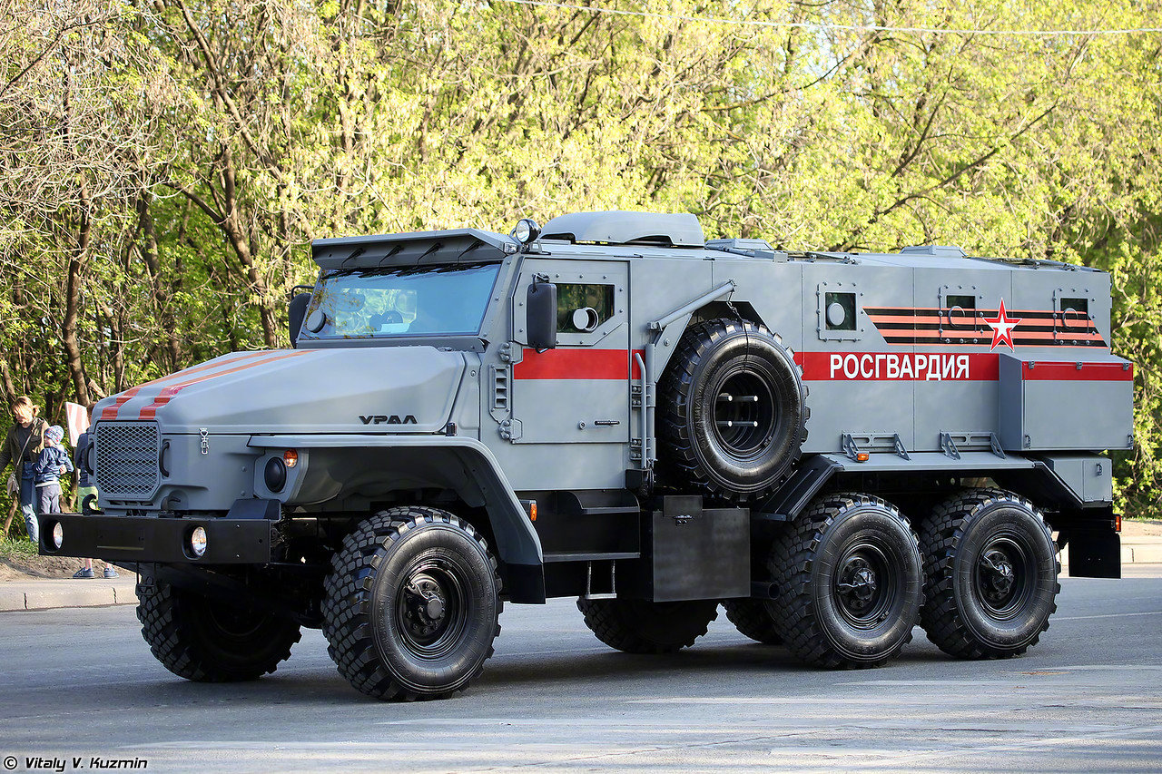 参加彩排返回的9A331M TLAR 9K331M Tor-M2、9A317 TELAR Buk-M2、96K|摄影_新浪新闻