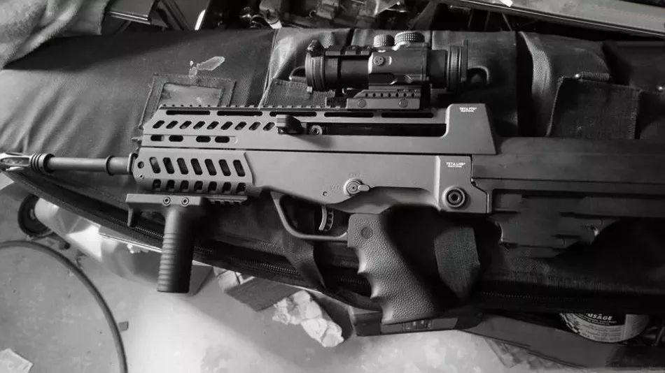 巴基斯坦缴获一批中国产97步枪，97竟是最好看的95改？｜轻武专栏|巴基斯坦|步枪|导轨_新浪新闻