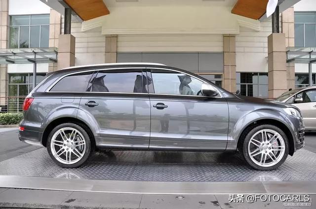 V12版奥迪Q7旗舰实拍，它才是奥迪的真大佬-新浪汽车