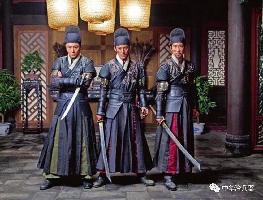 怎样佩戴刀剑实用又帅气？看看古人都是怎样佩戴刀剑的