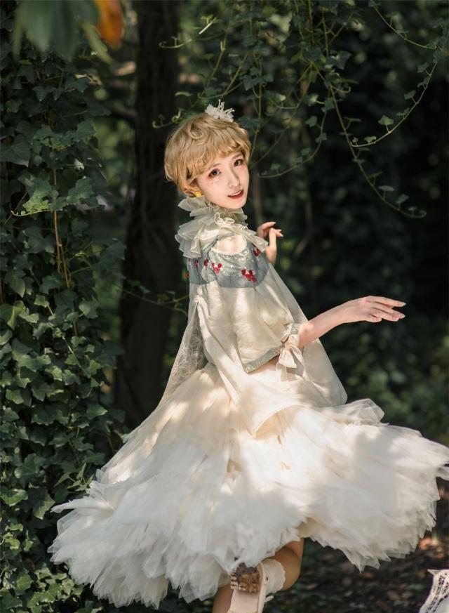 Lolita已经五十岁了，洛丽塔的起源与发展，半科普向