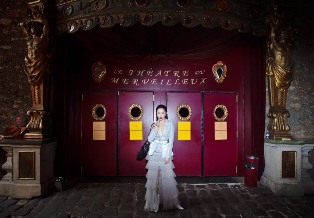 王子的红底鞋 | Christian Louboutin 复古马戏团之夜！|嘉年华_新浪新闻