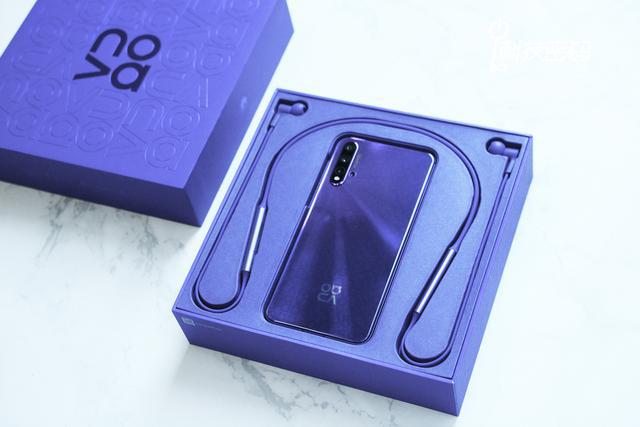 一抹紫掀起仲夏夜的梦 华为 nova5 Pro星耀限定礼盒精美图赏__财经头条