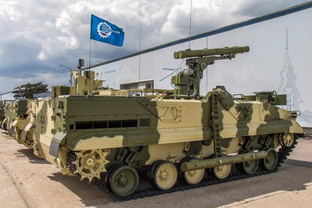 10千米射程 可击毁任意坦克！俄罗斯这颗“菊花”导弹真不简单_手机新浪网