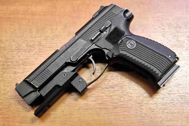 MP-443乌鸦式手枪