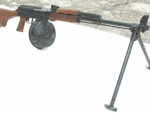 81式班用机枪与81式步枪的区别是什么？|步枪|班用机枪|轻机枪_新浪新闻